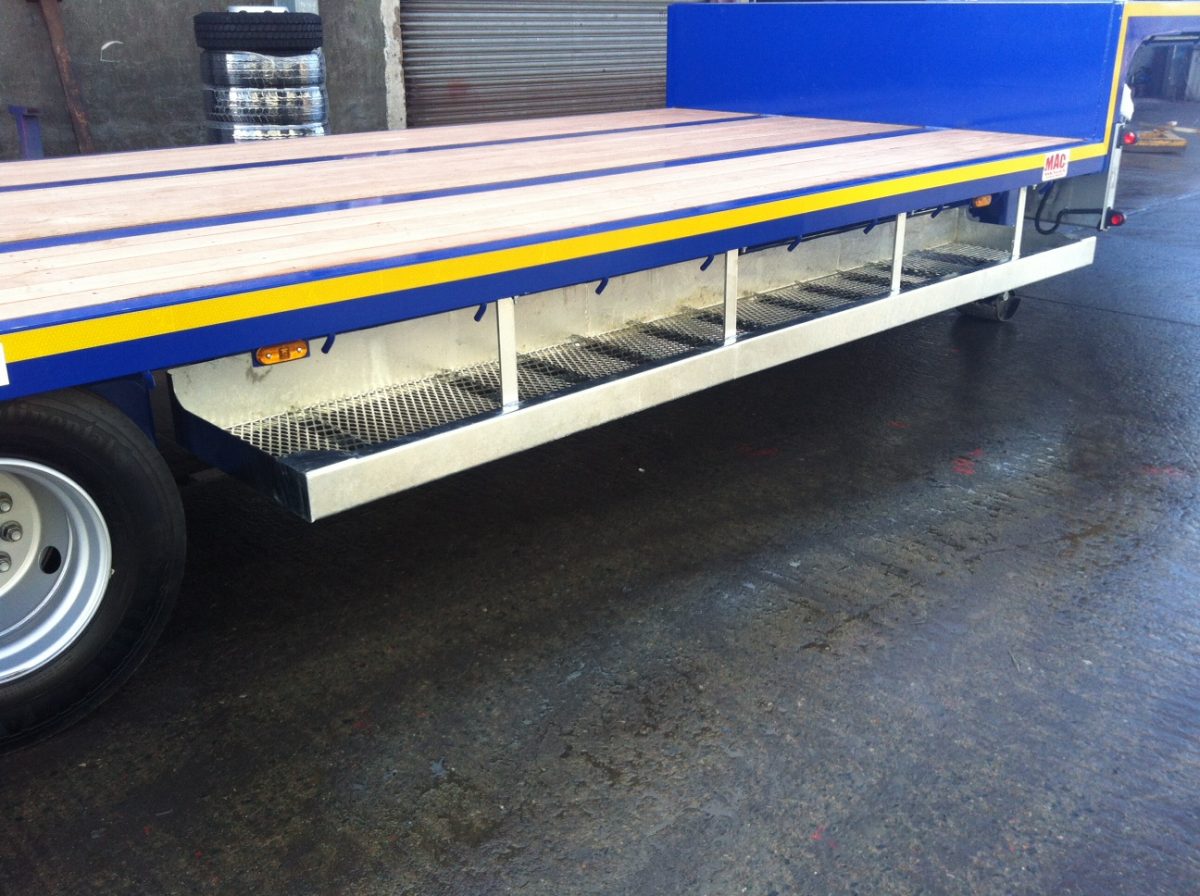 3 Axle Stepframe Platform Flat | McCauley Trailers